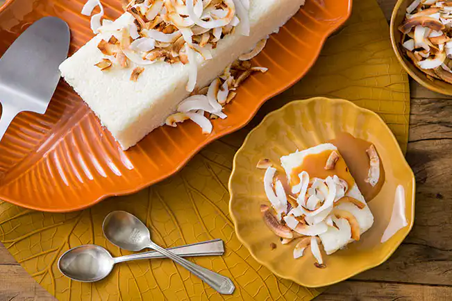 Cuscuz de tapioca com calda de coco queimado - Panelinha